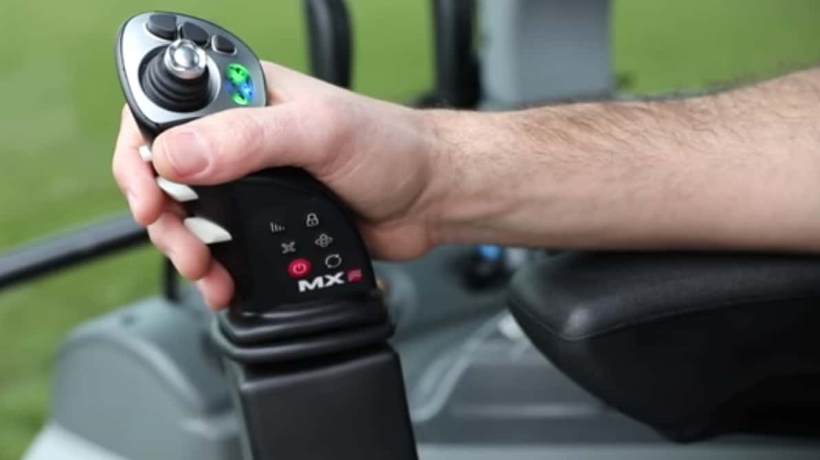 Un joystick aux fonctions multiples sur les chargeurs MX - Entraid